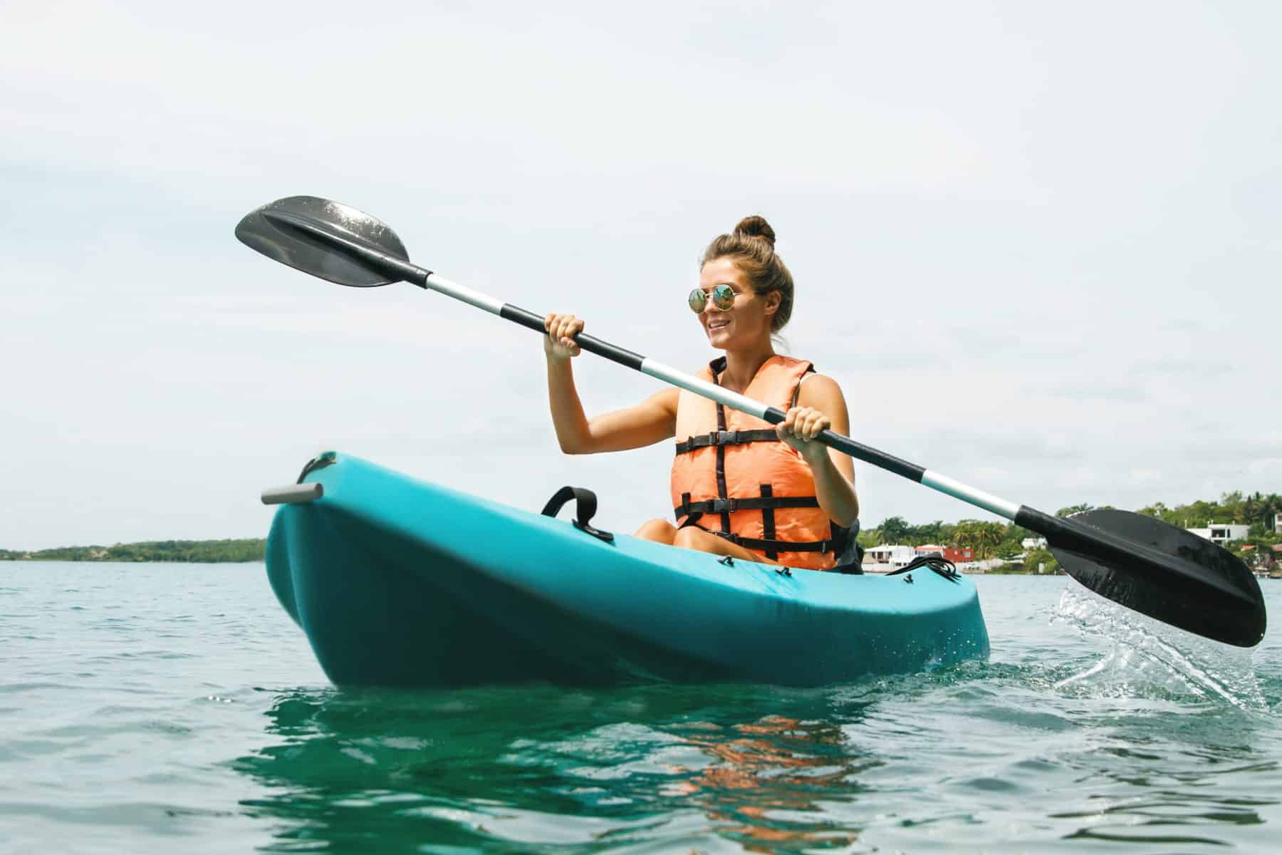 Best Kayak Life Vest: Top 10 Safe & Comfortable Kayak Life Jackets (PFD)