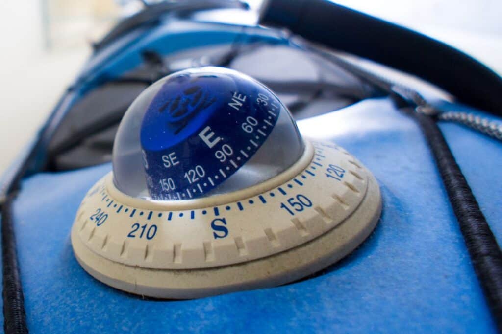 Best Kayak Compass – Top 6 Picks For When GPS Technology Fails
