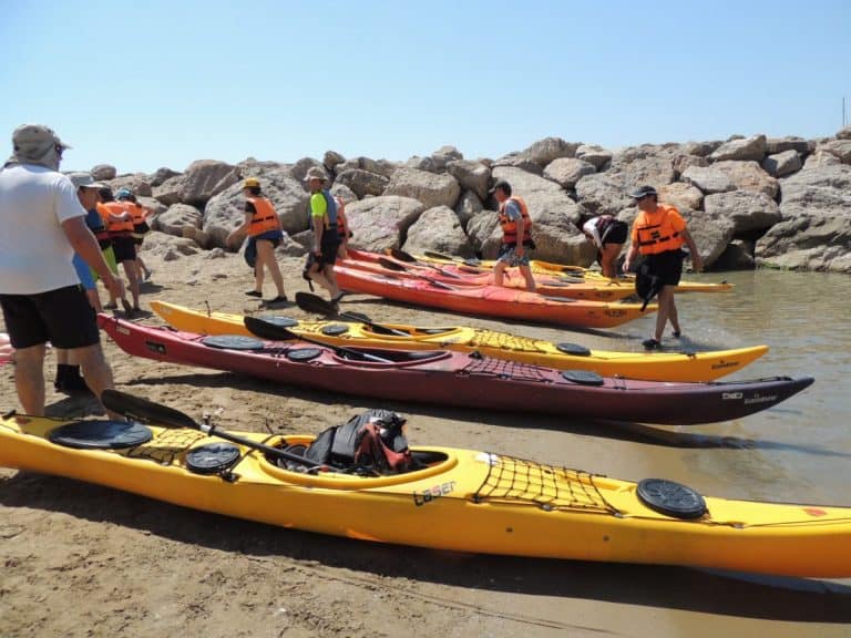 Insanely Helpful Kayaking Tips For Beginners: Everything First-Time ...