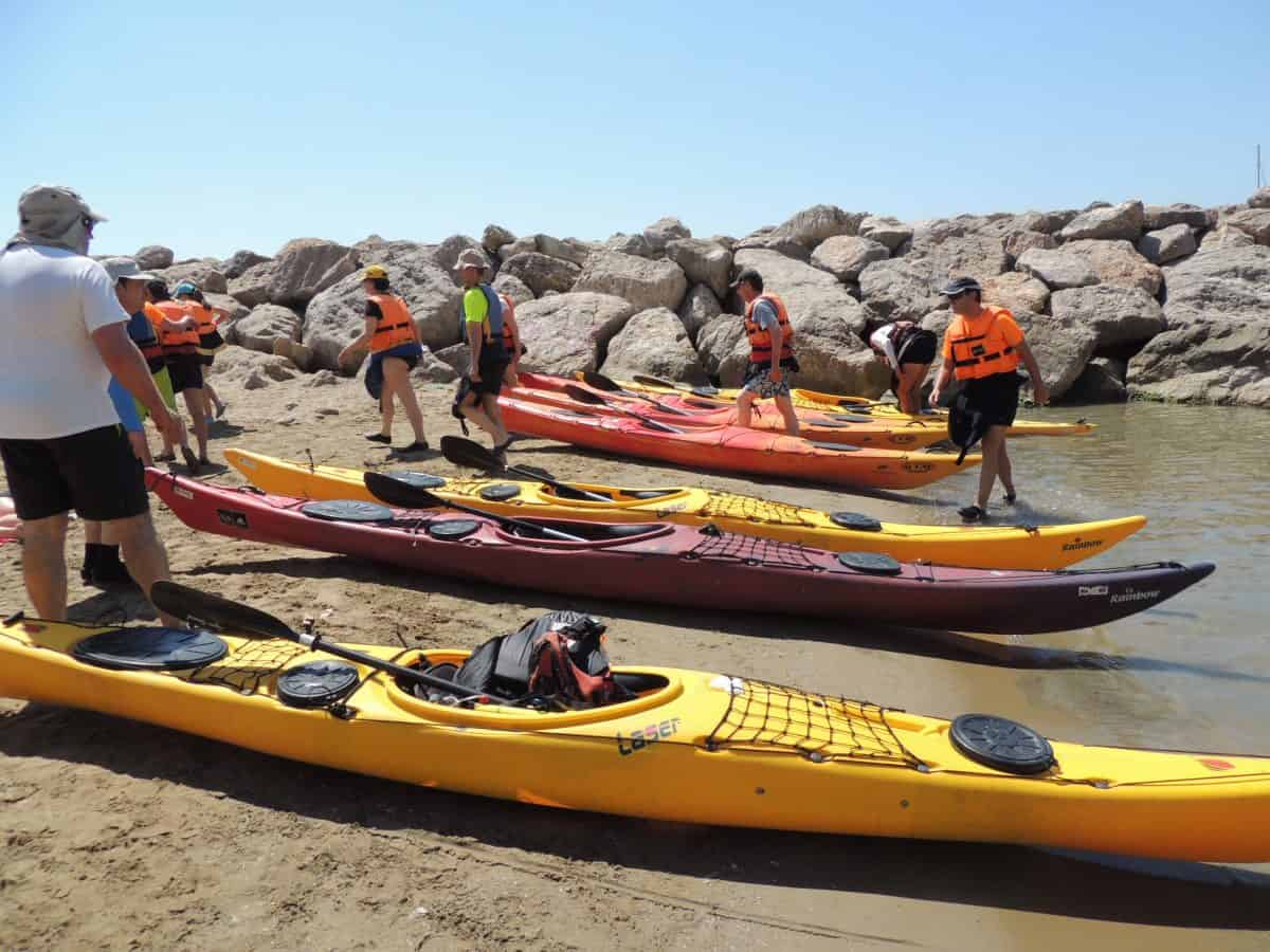 Insanely Helpful Kayaking Tips For Beginners: Everything First-Time ...